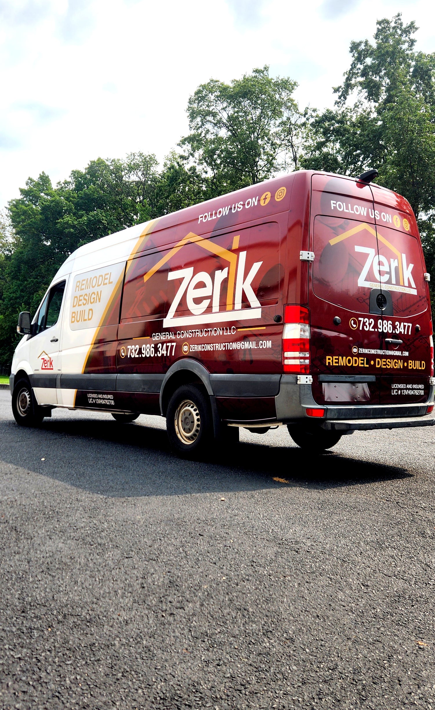Specialized & Customizable Vinyl Vehicle Decals – Ultimate Graphics Studio